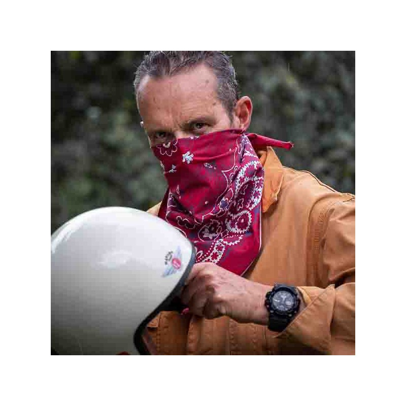Un bandana grand format en 100% coton naturel rouge au motif ...