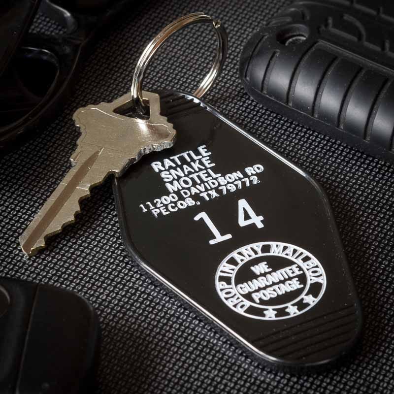 MOTEL Key tag GRIZZLY BEAR MOTEL made in USA⎟ le comptoir americain